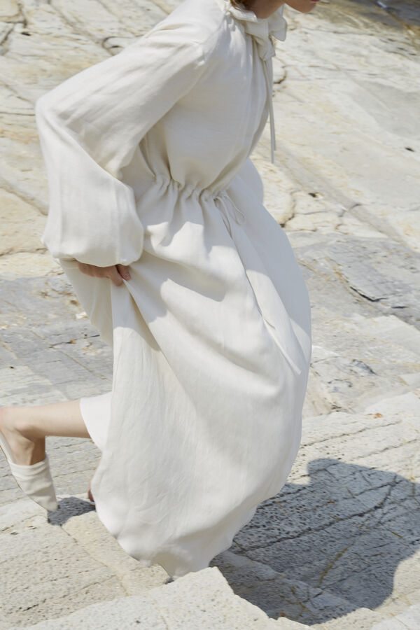 LINEN DRESS WITH GATHERED COLLAR AND WAIST